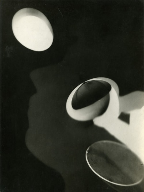 Man Ray | Rayograph (de la série avec Kiki), 1922 | Art Basel